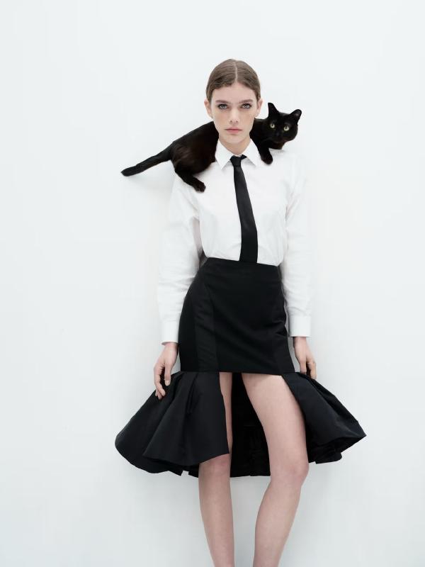 Betsy Gaghan In Betsy Editorial | Photos, Review and Videos | Kendam