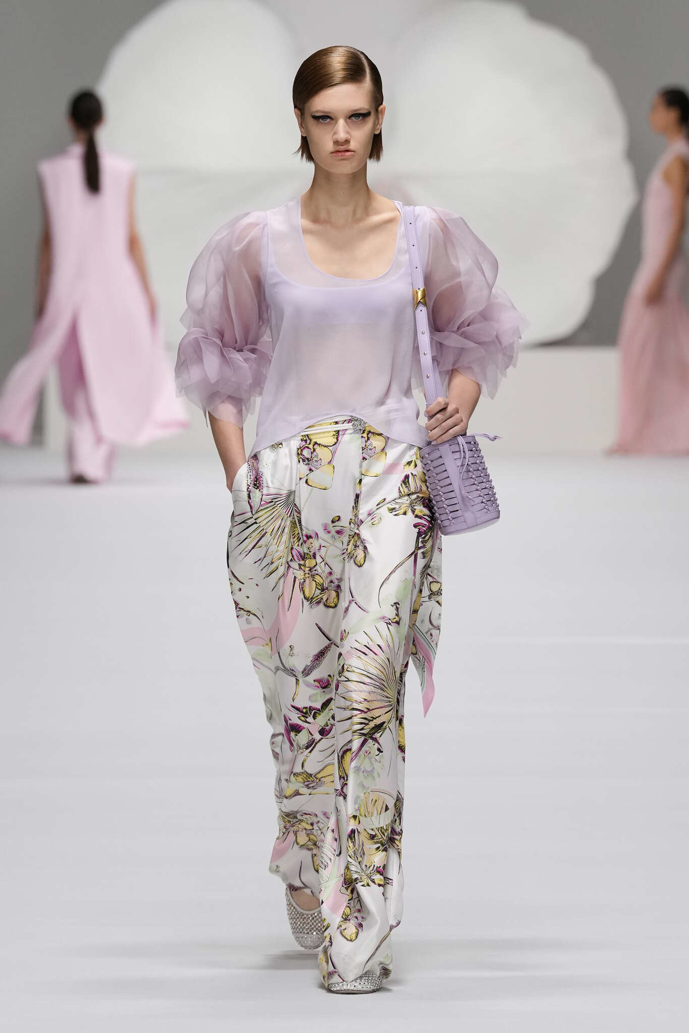 Genny Spring Summer 2025 Fashion Show | Photos | Kendam